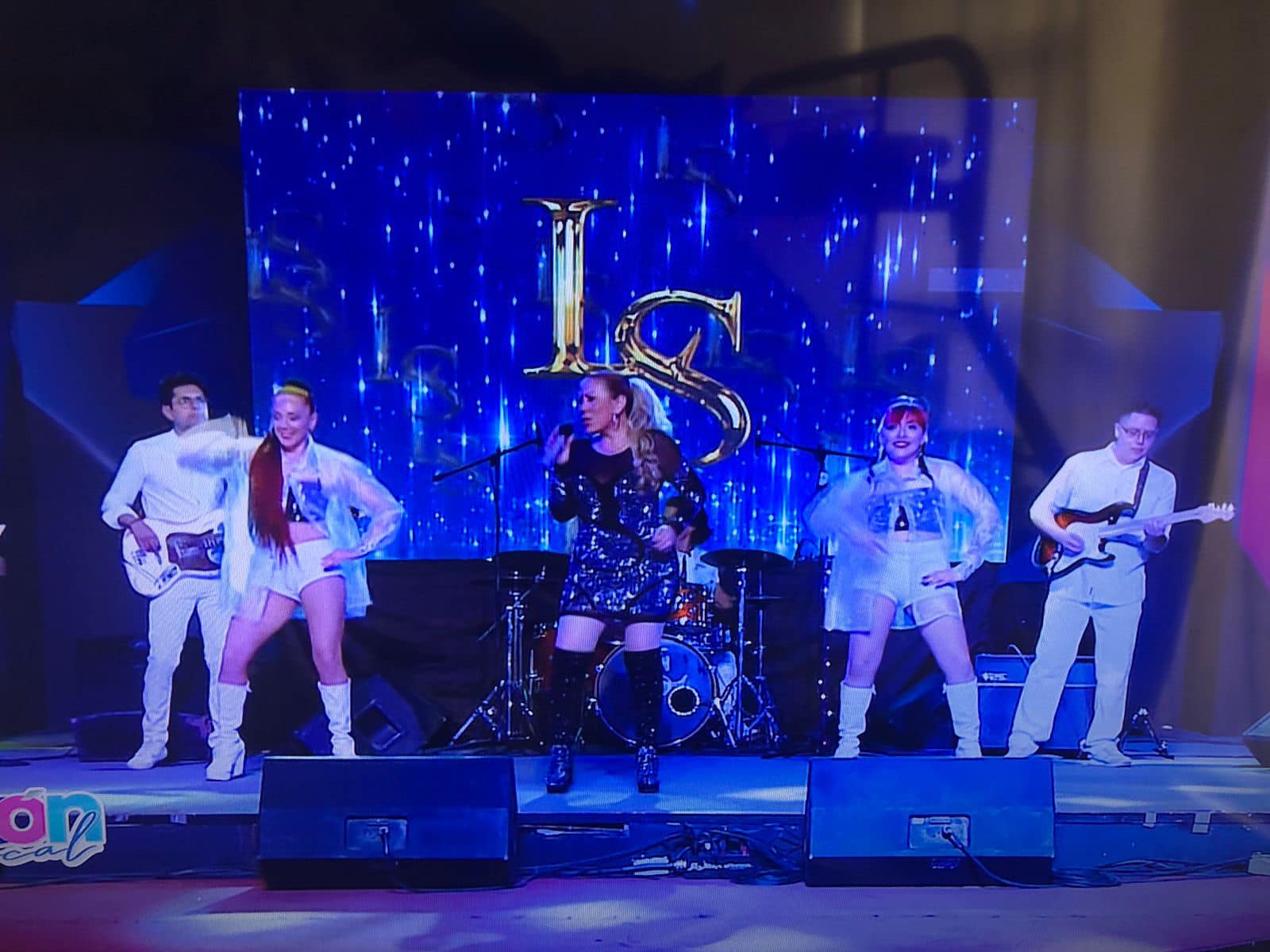 Encumbra Liliana Singer su amor por la música disco - Códigos, Códigos ...