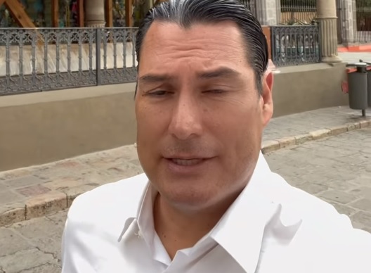 Pureco debe dejar la Alcaldía por sus problemas legales - Códigos ...